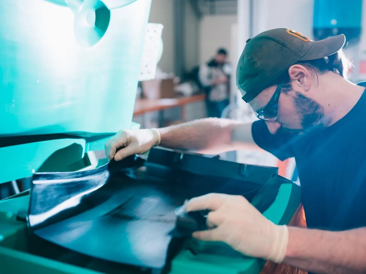 Das RIM-Verfahren: Der Hidden Champion der Kunststofftechnik